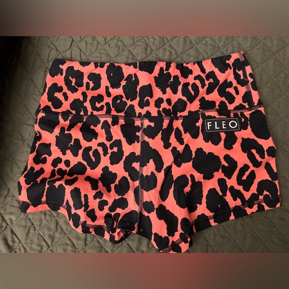 Fleo | Shorts | Fleo Coral Leopard High Rise Original Shorts M | Poshmark